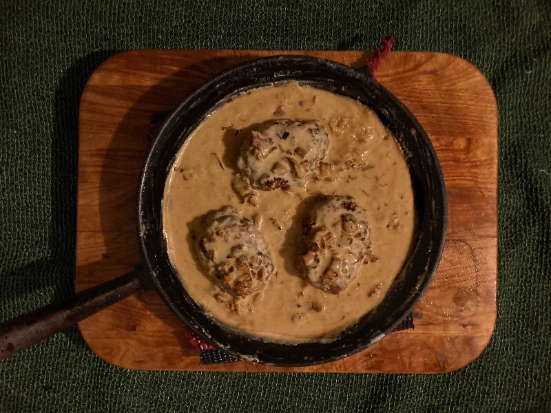 Wallenbergare in Chanterelle Sauce | Recipe – The Food and Booze Logs